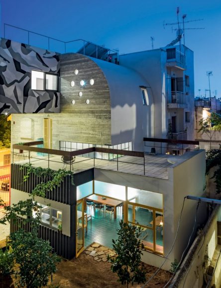 建築的拼貼敘事：Petralona House - POLYSH