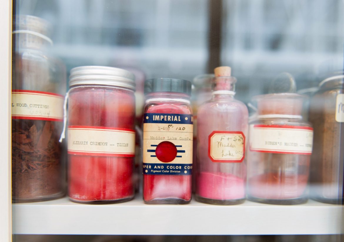將世間的珍奇顏料都蒐藏盡！哈佛大學博物館收藏的 The Forbes Pigment Collection - POLYSH
