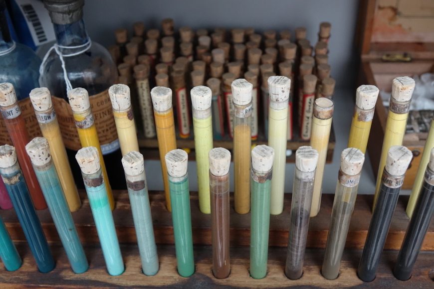 將世間的珍奇顏料都蒐藏盡！哈佛大學博物館收藏的 The Forbes Pigment Collection - POLYSH
