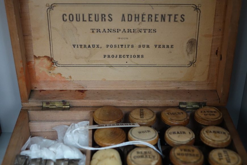 將世間的珍奇顏料都蒐藏盡！哈佛大學博物館收藏的 The Forbes Pigment Collection - POLYSH