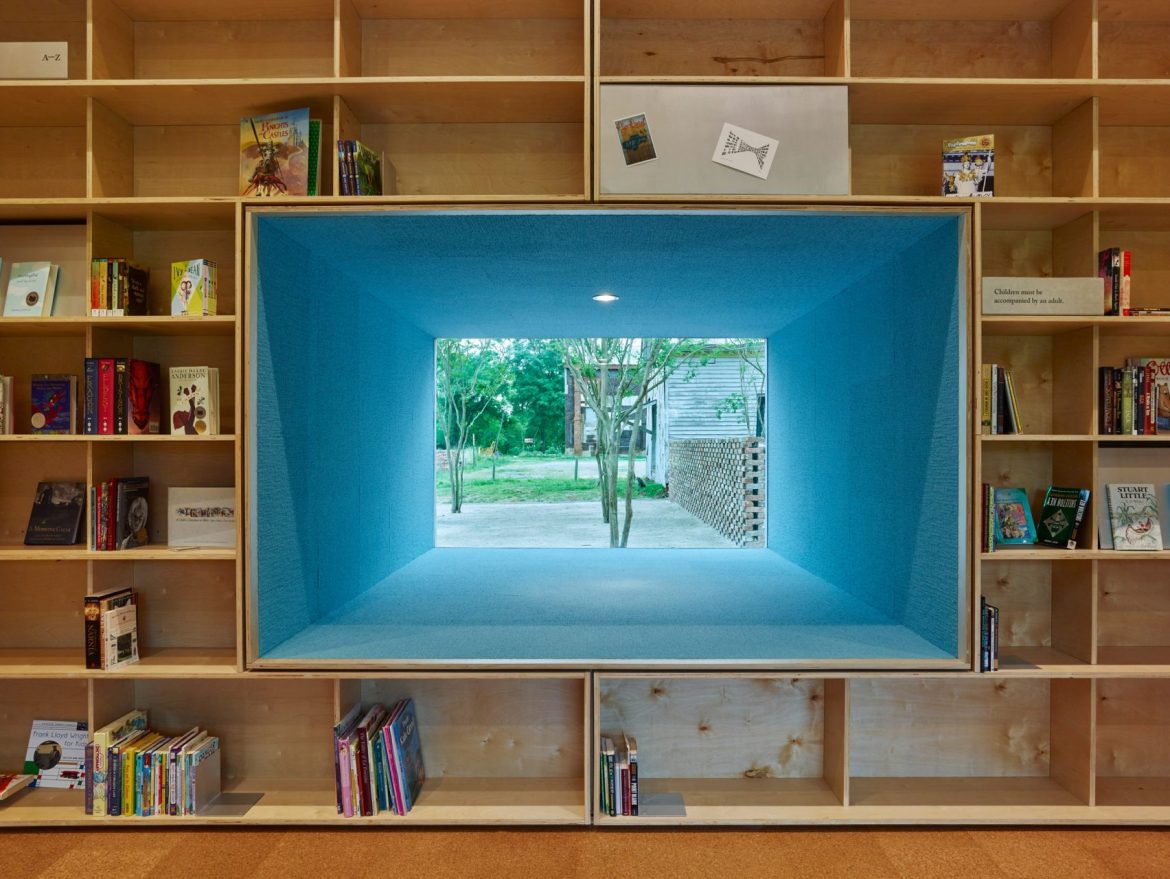 點亮小鎮的閱讀時光：老銀行改建的社區圖書館 Newbern Library - POLYSH