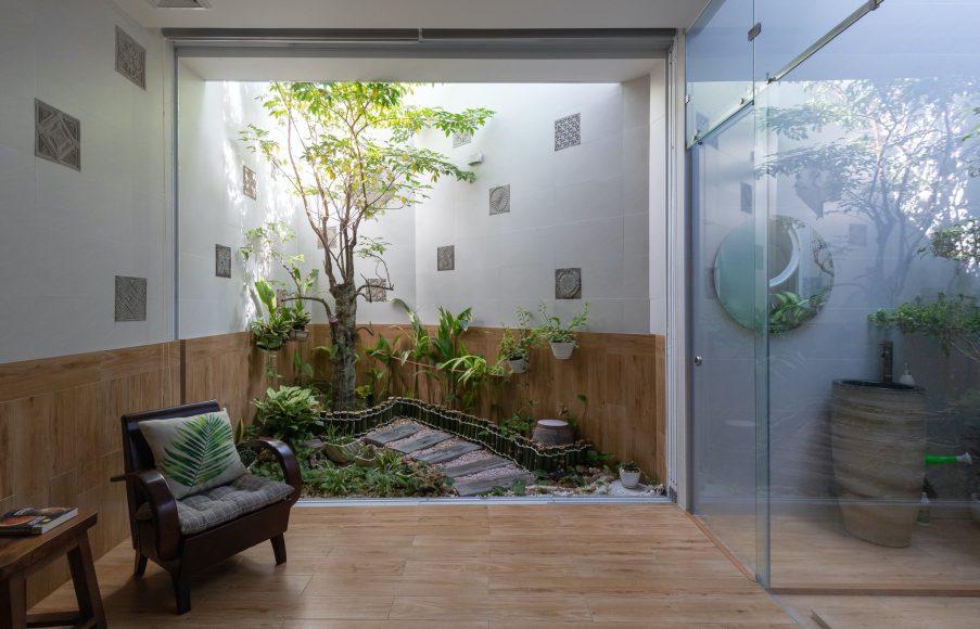 坐看天光流轉，玻璃與鏡面包覆的水池花園住宅：Coco House - POLYSH